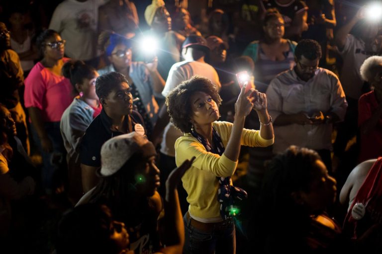 What is Citizen Journalism? Definition, Examples, Pros and Cons